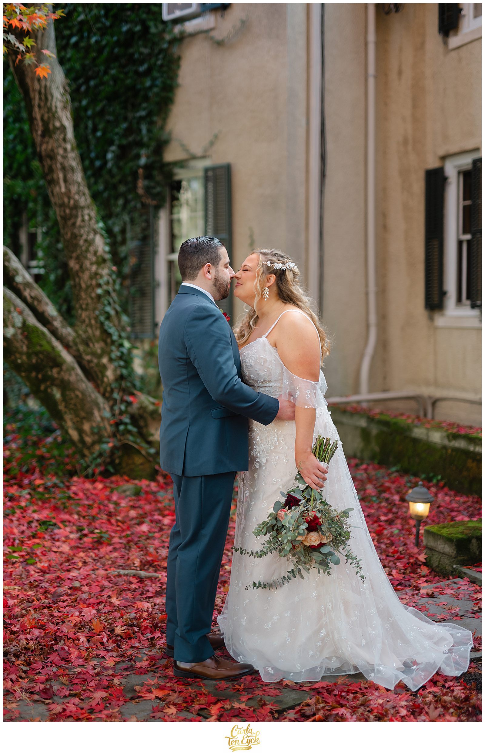 Autumn Lord Thompson Manor Wedding - Carla Ten Eyck