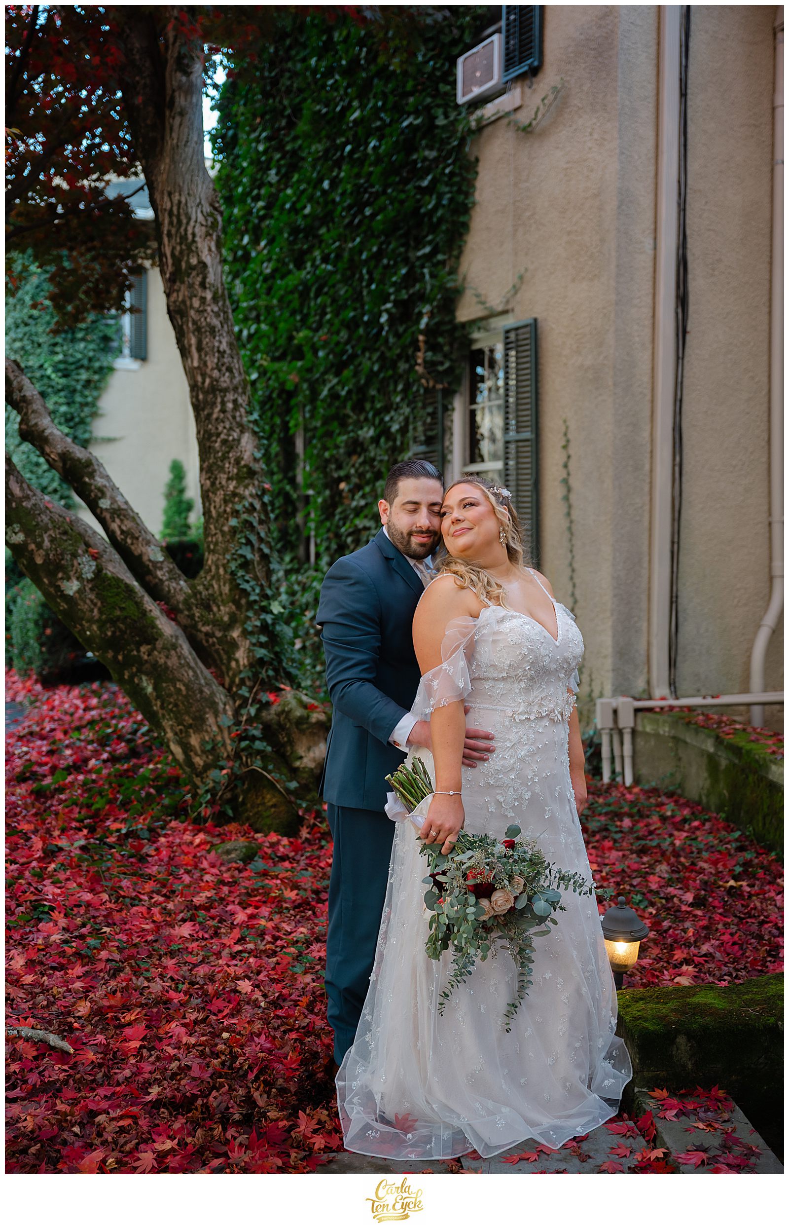 Autumn Lord Thompson Manor Wedding - Carla Ten Eyck