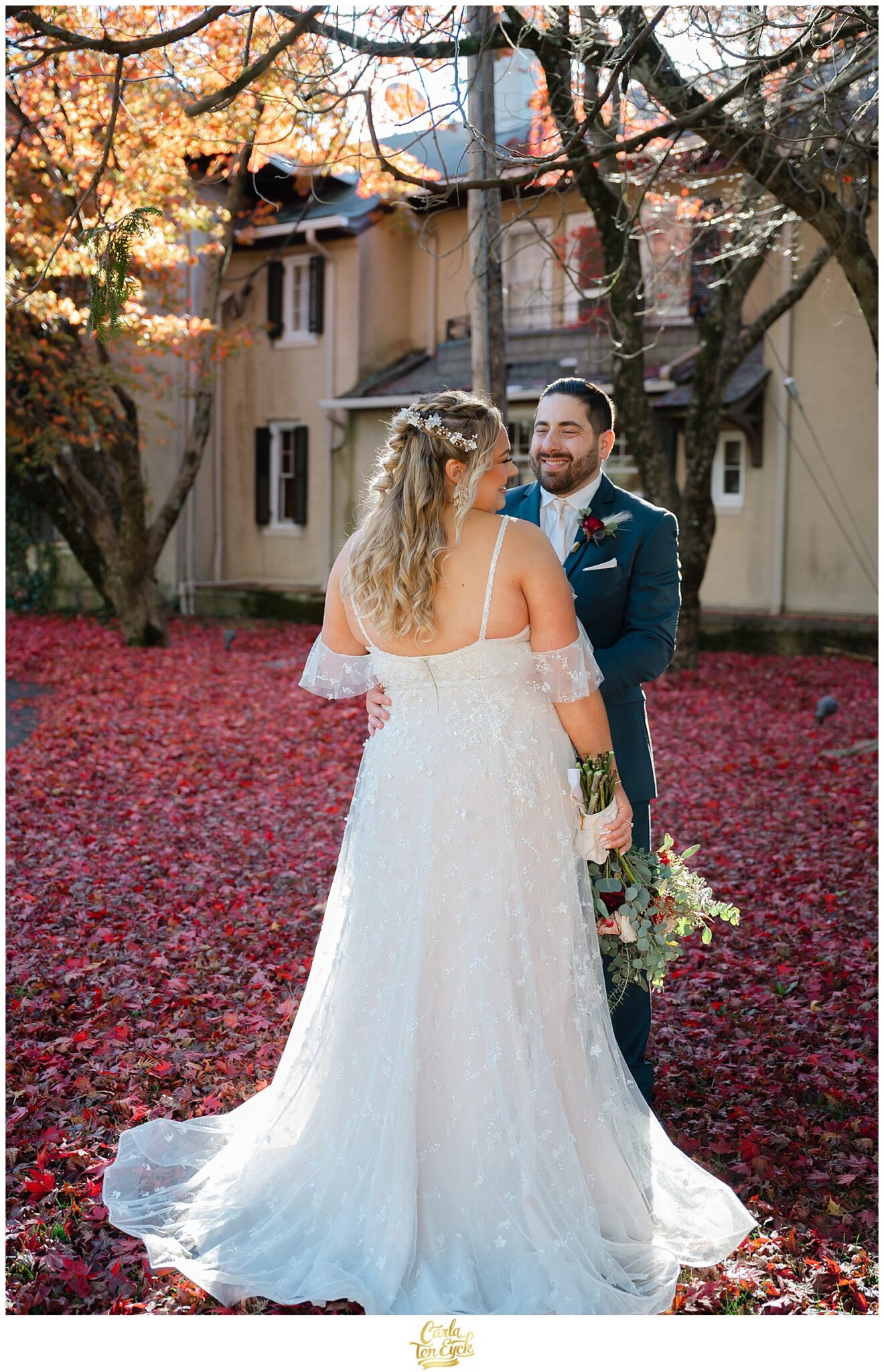 Autumn Lord Thompson Manor Wedding - Carla Ten Eyck